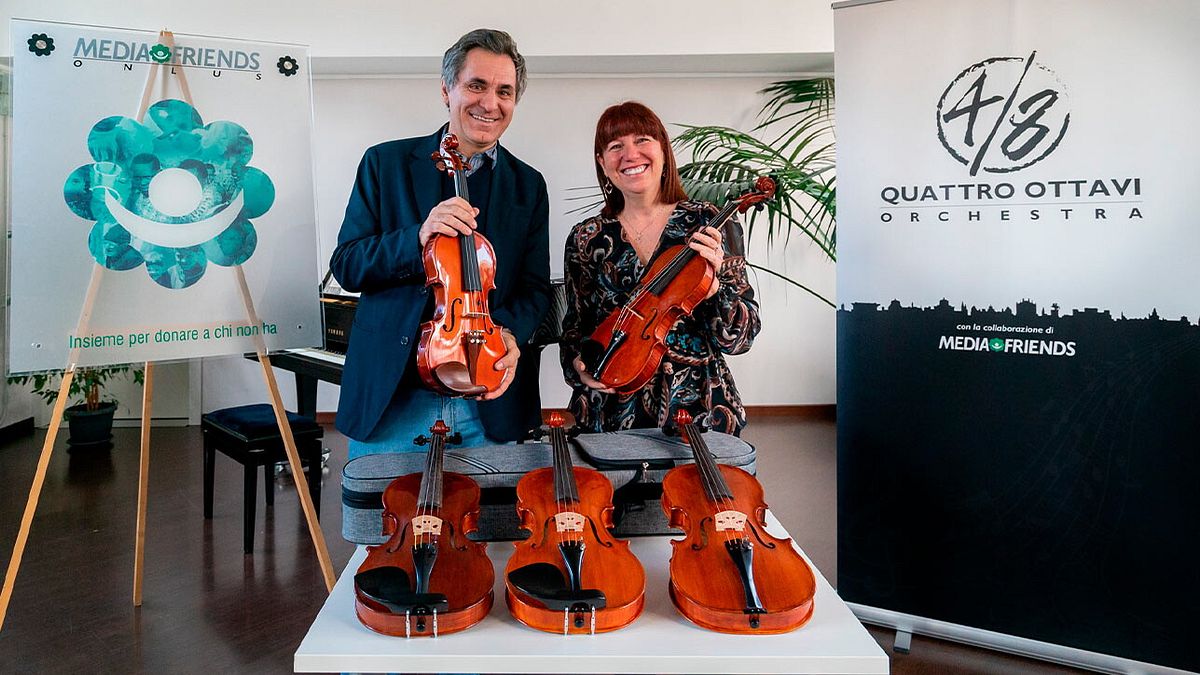 Cinque violini donati all'Orchestra giovanile Quattro Ottavi
