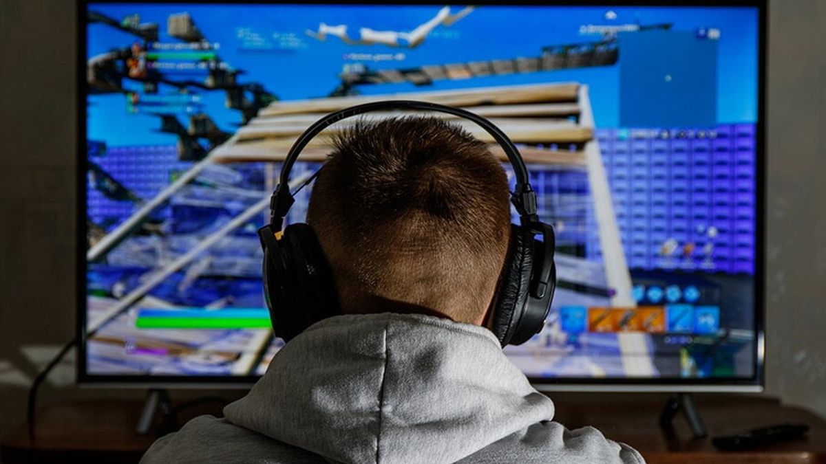 Roma, gioca alla Playstation: gli rubano in casa