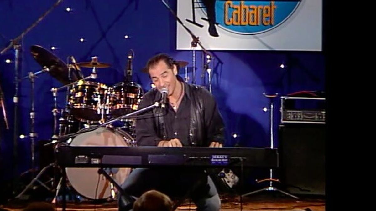 Francesco Baccini canta a "Facciamo Cabaret" 1997