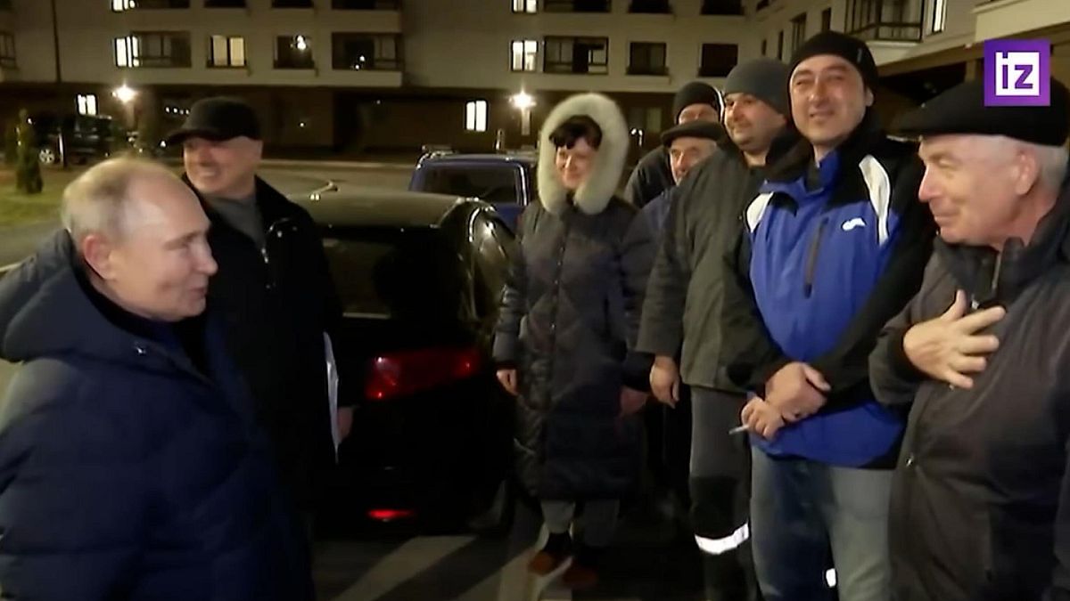 Fotogallery - Ucraina, Putin in visita a Mariupol