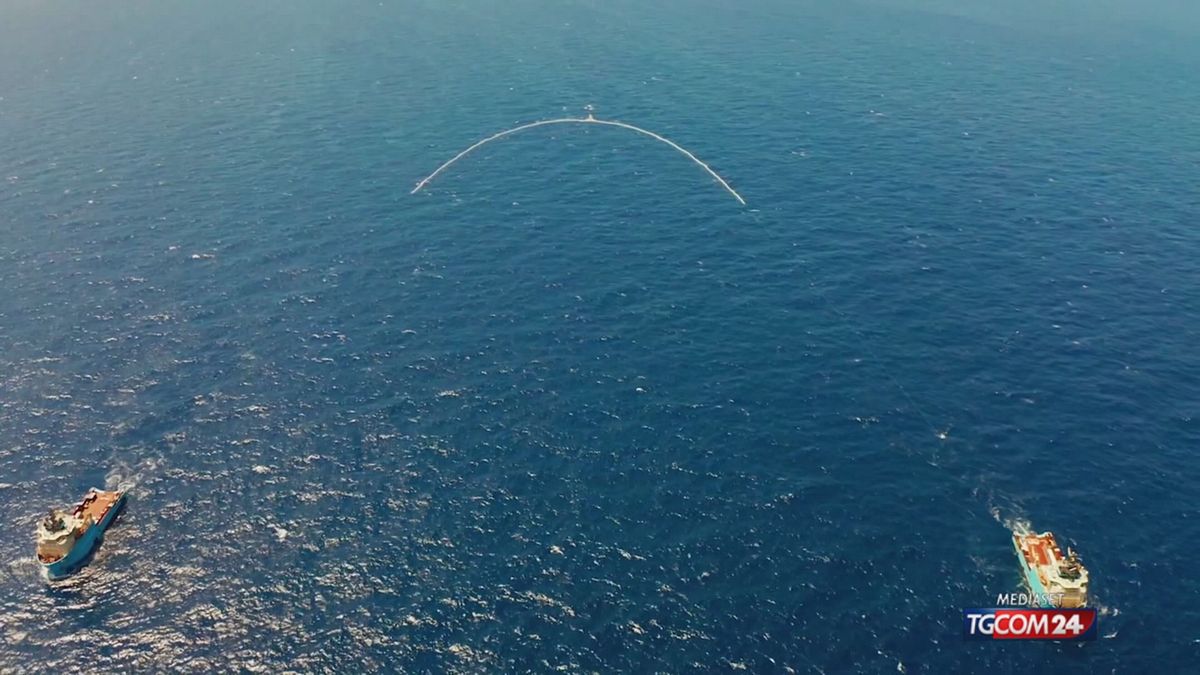 Via dagli oceani 200 tonnellate di plastica