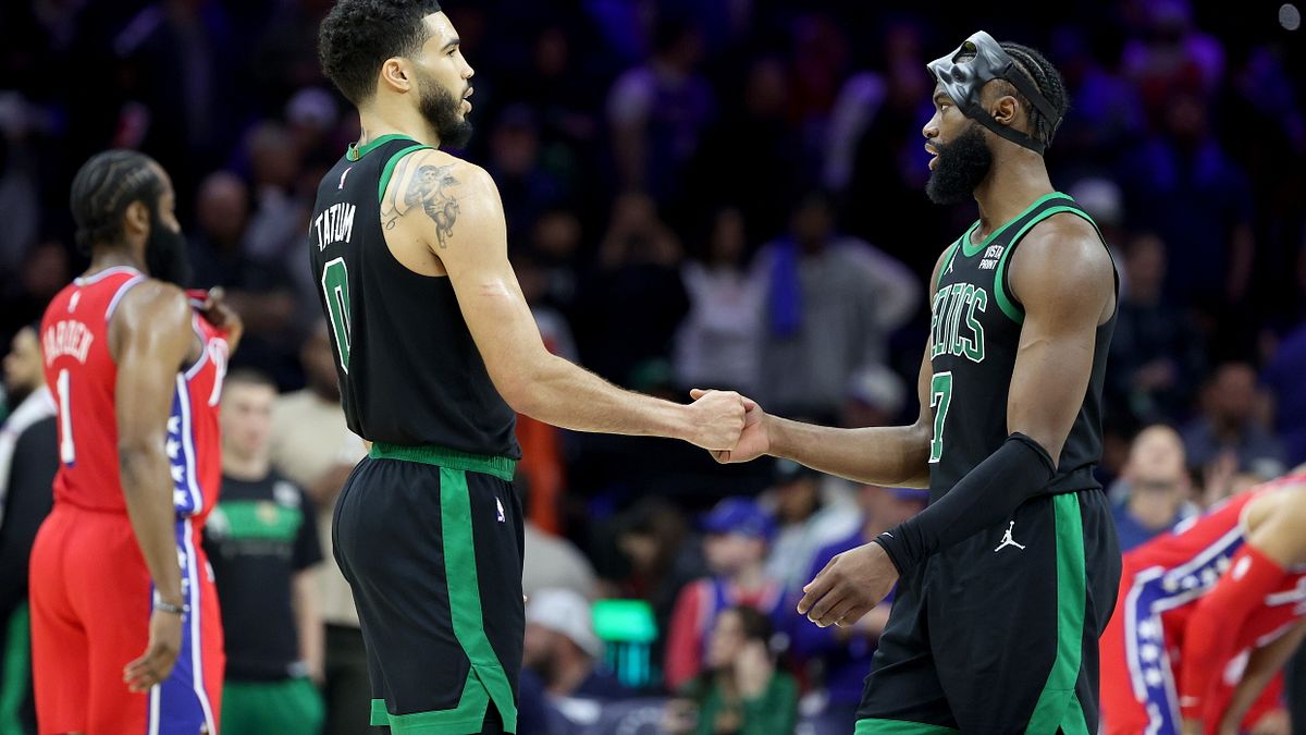 Nba: Boston vince a Philadelphia, Phoenix accorcia su Denver