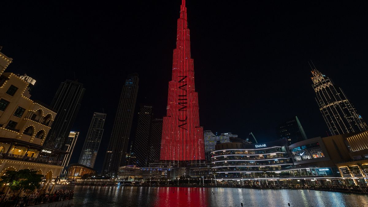 Da Dubai a San Siro: il Milan colora il mondo di rossonero