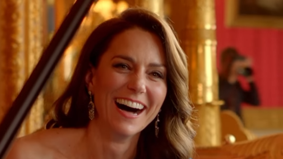 Eurovision, Kate Middleton suona il piano per la Kalush Orchestra