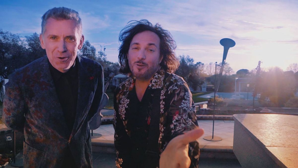 Massimo Di Cataldo con Andrea Agresti in "Una canzone brutta"