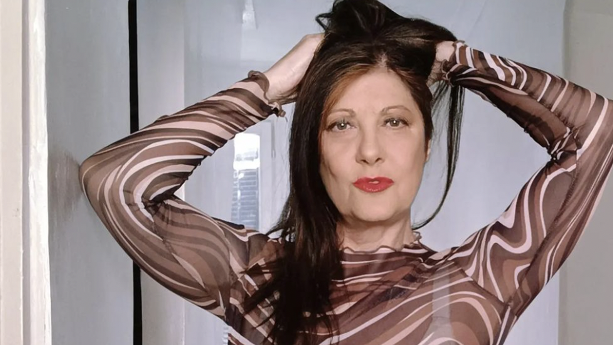 Linda Lorenzi, lontana dalla tv riappare sexy sui social