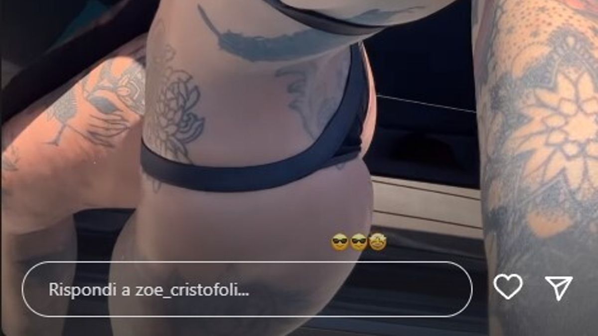 Zoe Cristofoli in versione "pirata" sui social