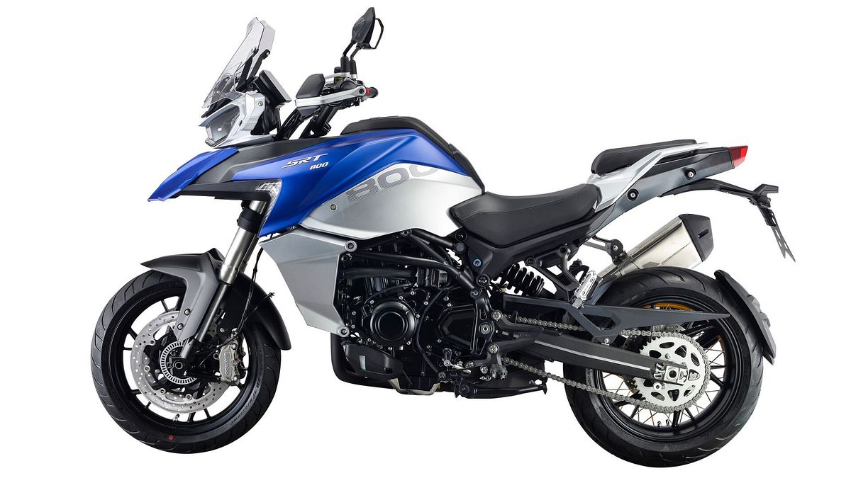 Qianjiang Motorcycle introduce in Italia le QJ Motor SRT 800