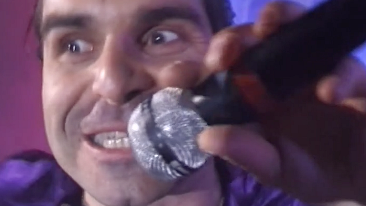 I Litfiba cantano "Goccia a goccia" a "Festivalbar" 1997