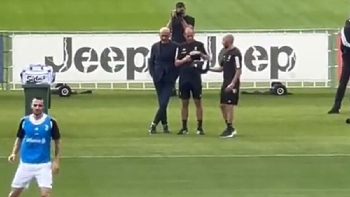 Spalletti in visita alla Continassa: sorrisi e cordialità con Allegri