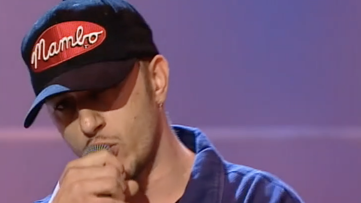 Auguri Neffa, rivediamo la sua esibizione a Buona Domenica 1996