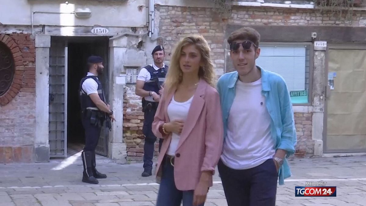 Il ghetto di Venezia sorvegliato speciale, un elicottero sopra l'area