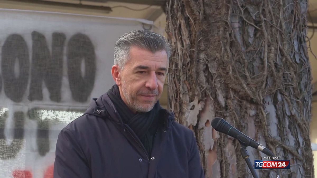 Giulia Cechettin, il padre all'inaugurazione delle panchine rosse