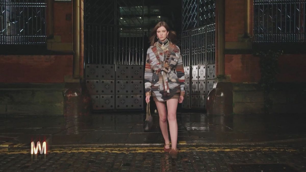 Jo Squillo: Chanel, Métiers d'art 2023