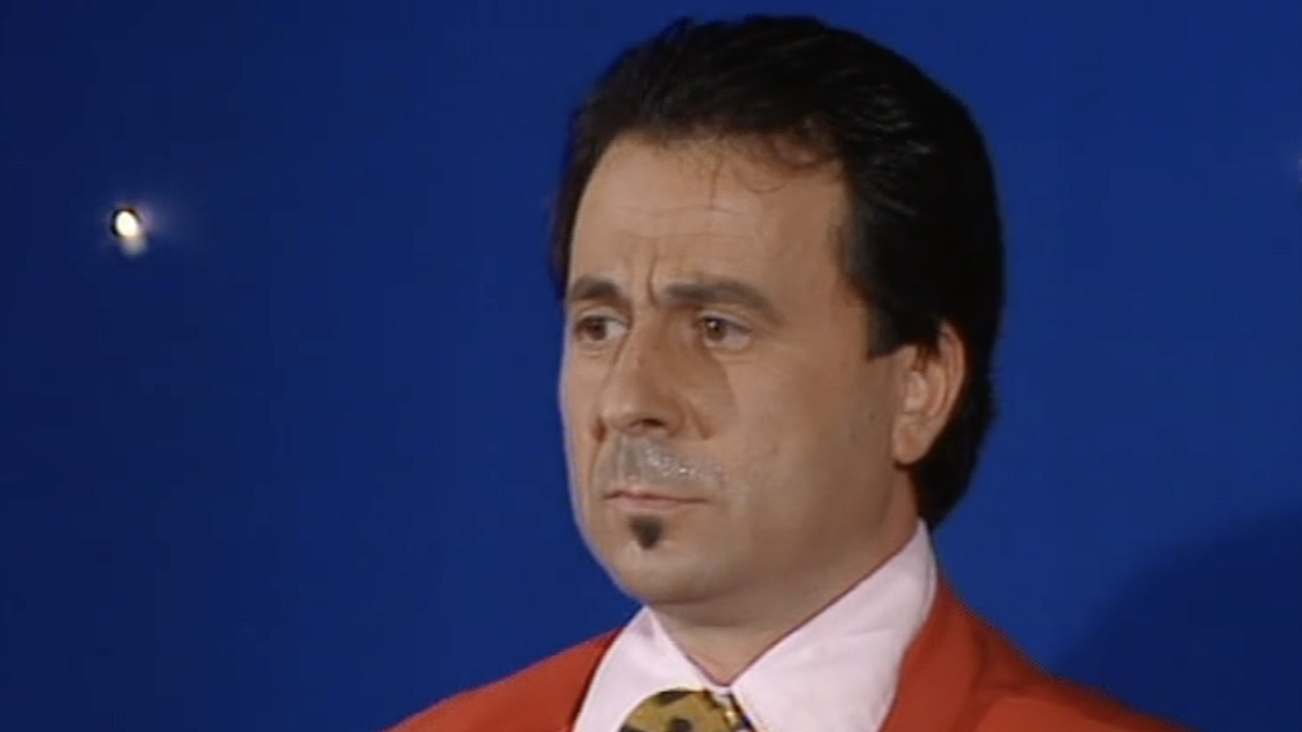 Mago Forest e il gioco delle manette a "Zelig - Facciamo Cabaret"