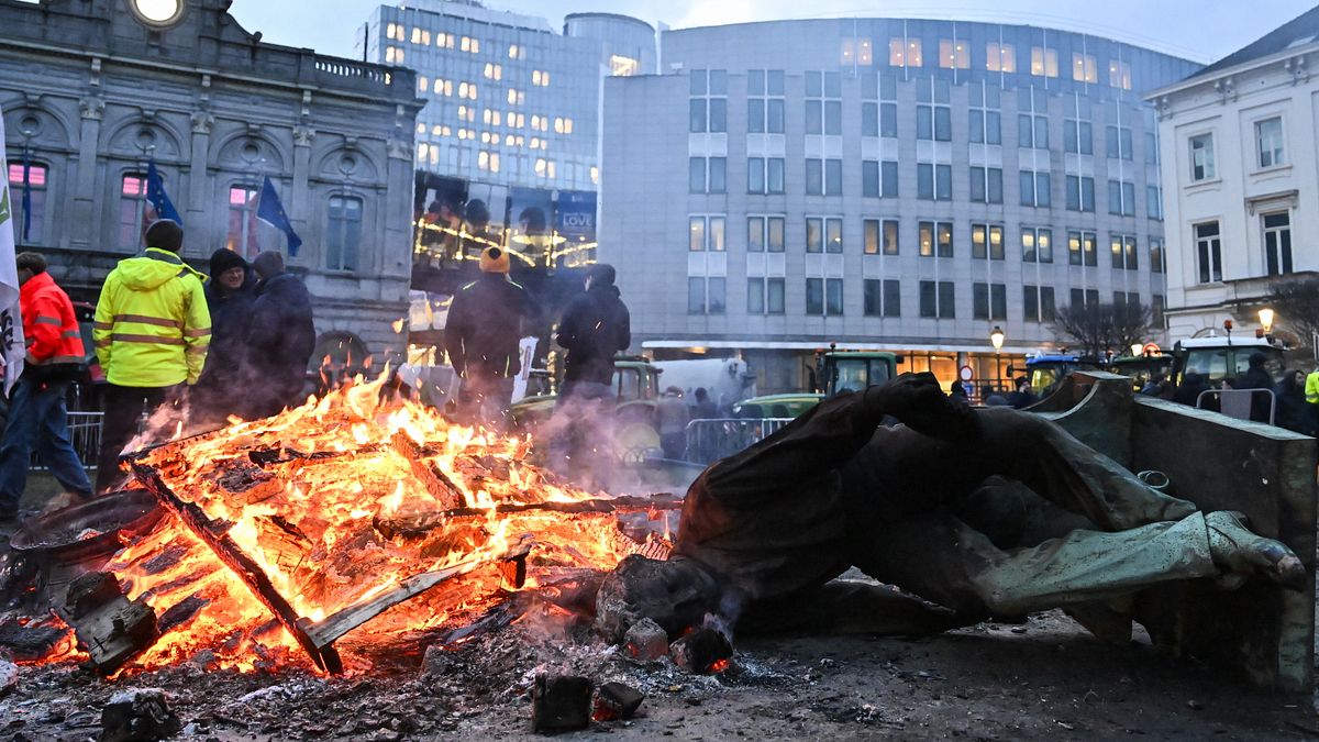 Fotogallery - Bruxelles, gli agricoltori protestano contro l'Europa Fotogallery - Bruxelles, gli agricoltori protestano contro l'Europa