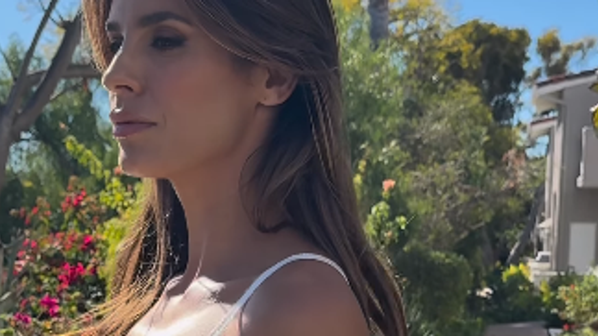 Canalis, gli scatti in intimo sono da urlo