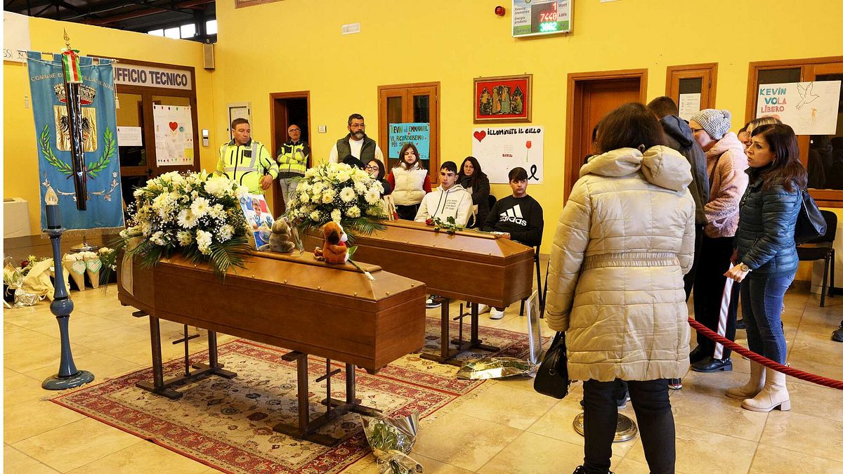 Fotogallery - Strage Altavilla Milicia, la camera ardente per Kevin ed ...