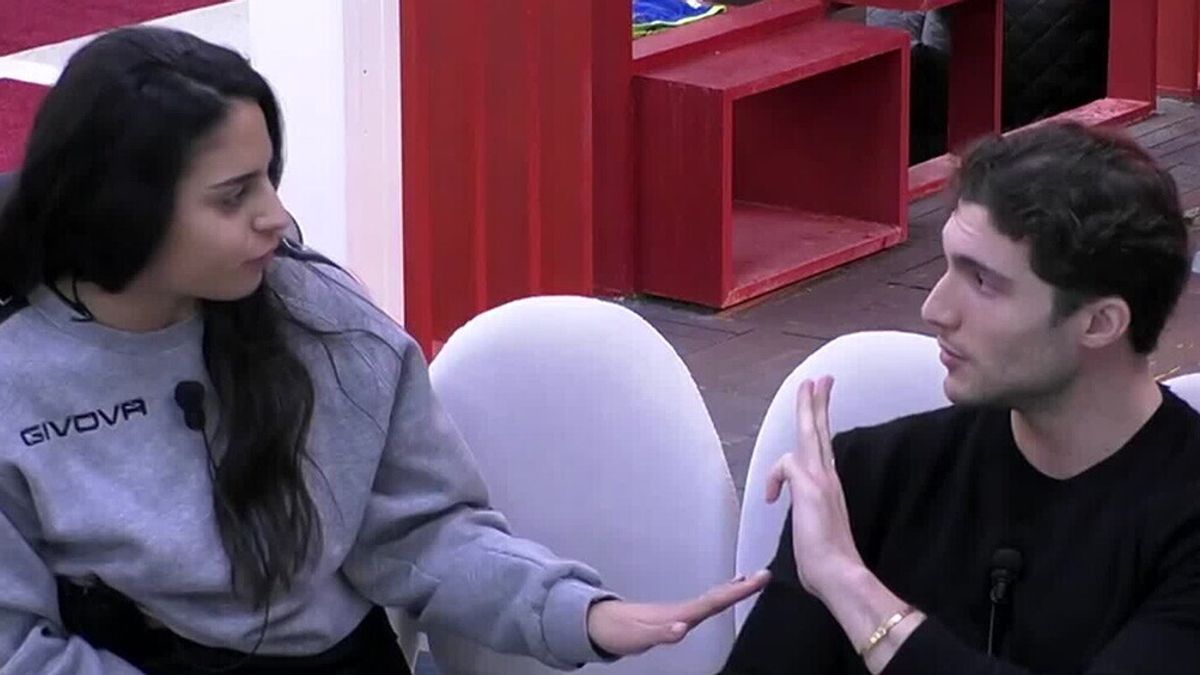 "Grande Fratello", scontro aperto tra Perla e Federico