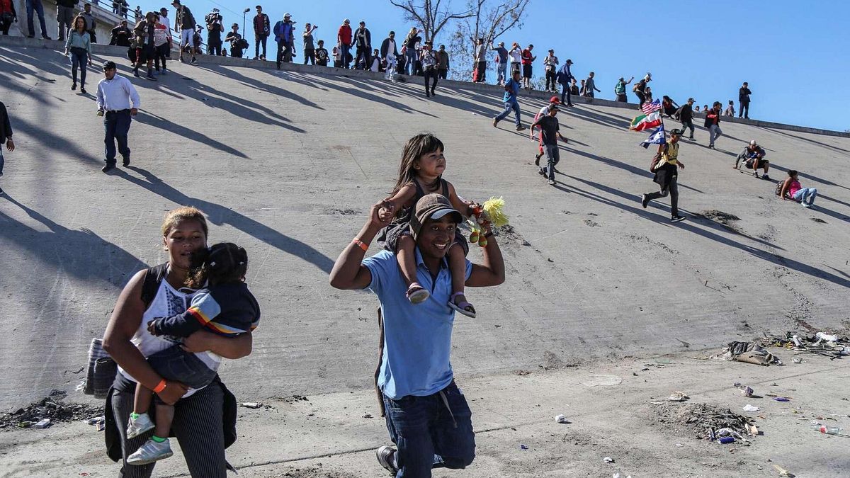 Duemila migranti lasciano il Messico e si dirigono verso gli Usa