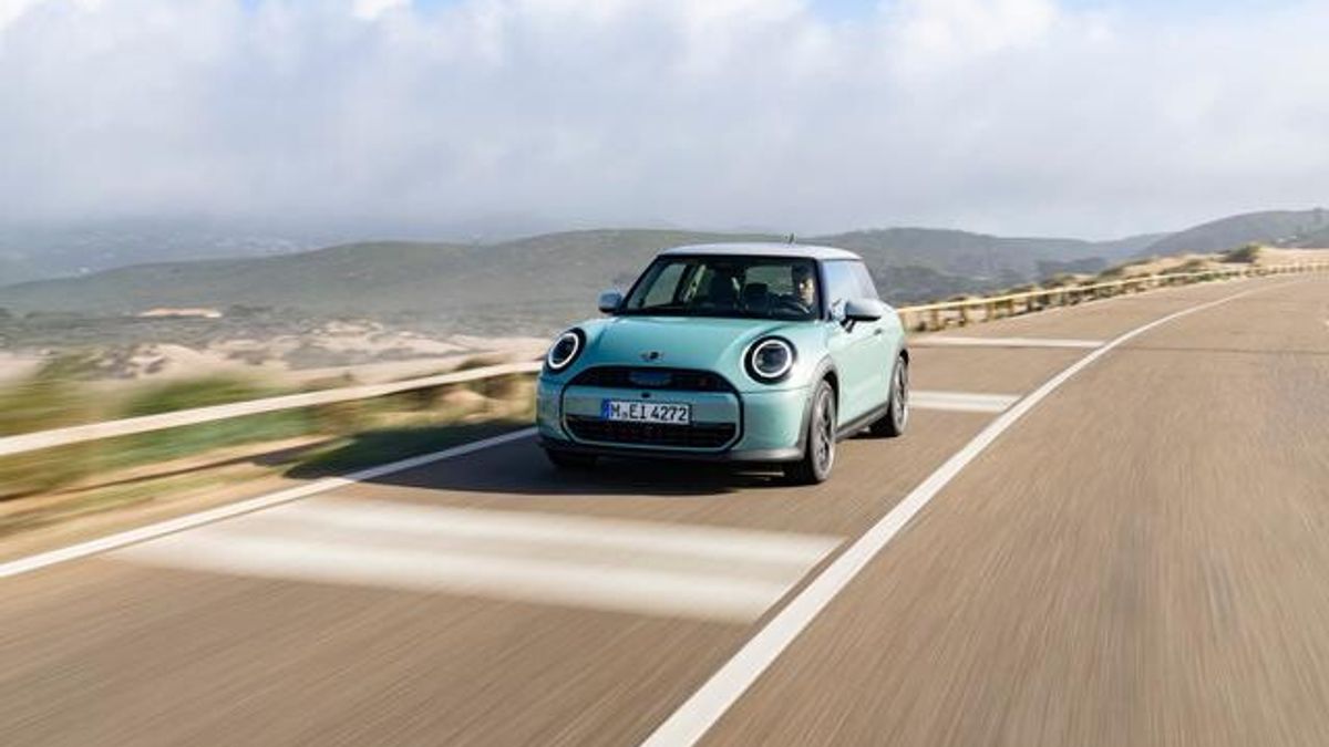 La nuova Mini Cooper S: prestazioni sportive e design senza tempo