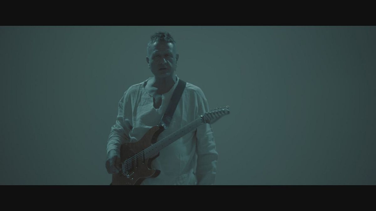 Luca Rustici con Raiz in "'na casa mmiez' 'o mare"