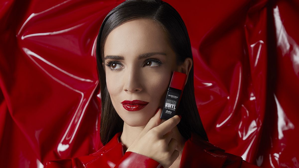 Rossetti: Deborah Super Vinyl No Transfer Shake Lipstick