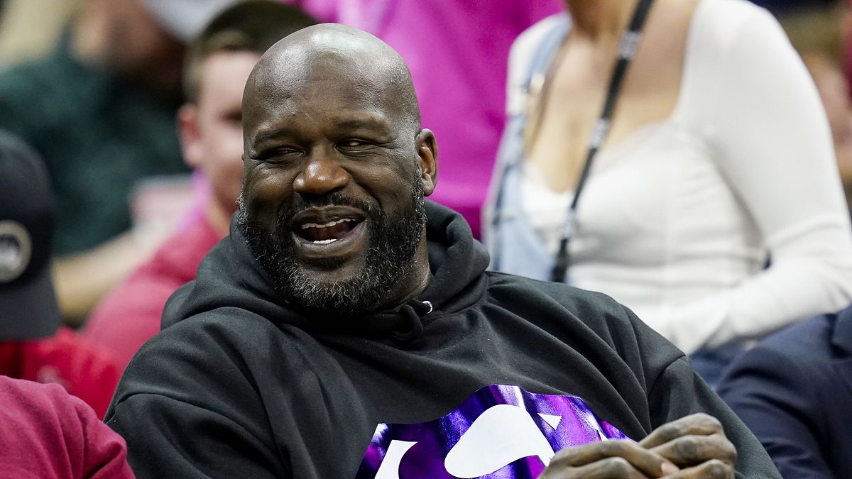 Shaquille O'Neal: "Ho i piedi puzzolenti, pago 1000 dollari per la ...