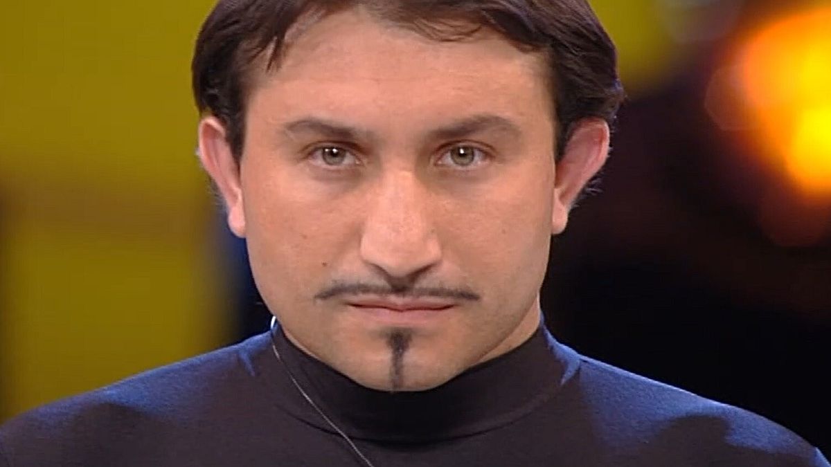 Simone Barbato mima gli animali a "Zelig" 2010