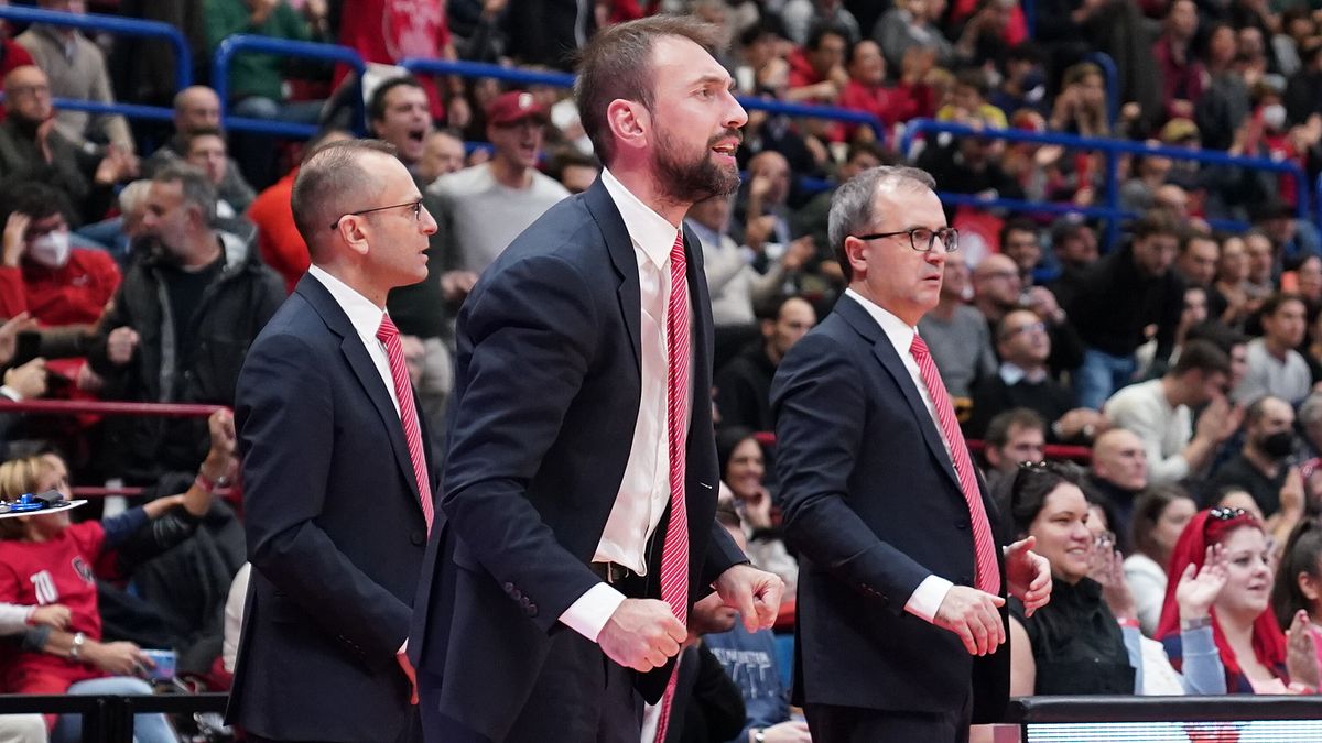 Milano saluta Poeta: sarà l'allenatore di Brescia