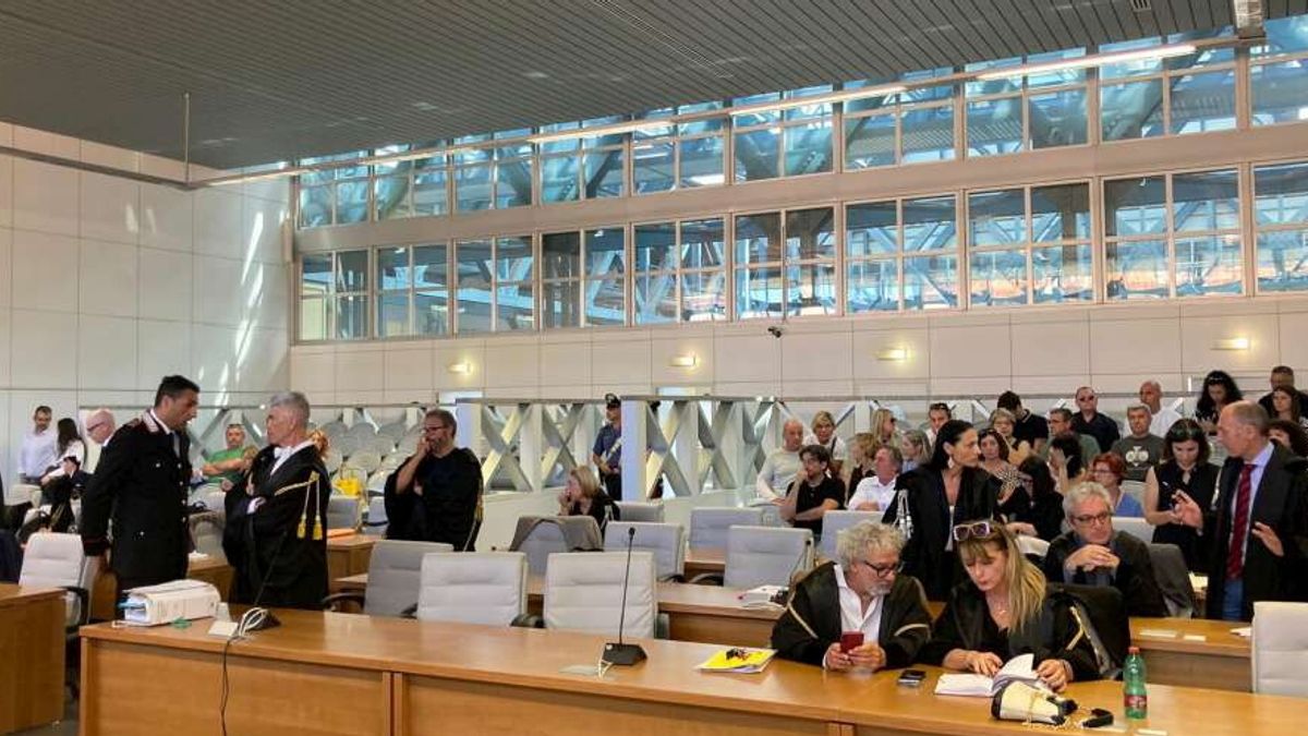 Strage di Corinaldo, i 9 imputati tutti assolti per i reati più gravi ... Strage di Corinaldo, i 9 imputati tutti assolti per i reati più gravi ...