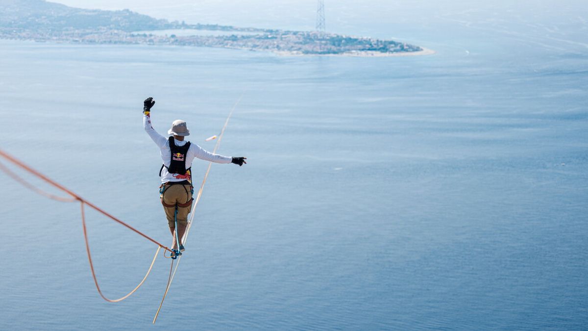 Red Bull Messina Crossing, Jaan Roose realizza il nuovo record del ...