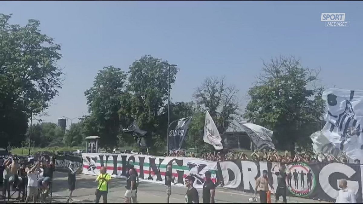 Gli ultras incontrano Thiago Motta e Giuntoli