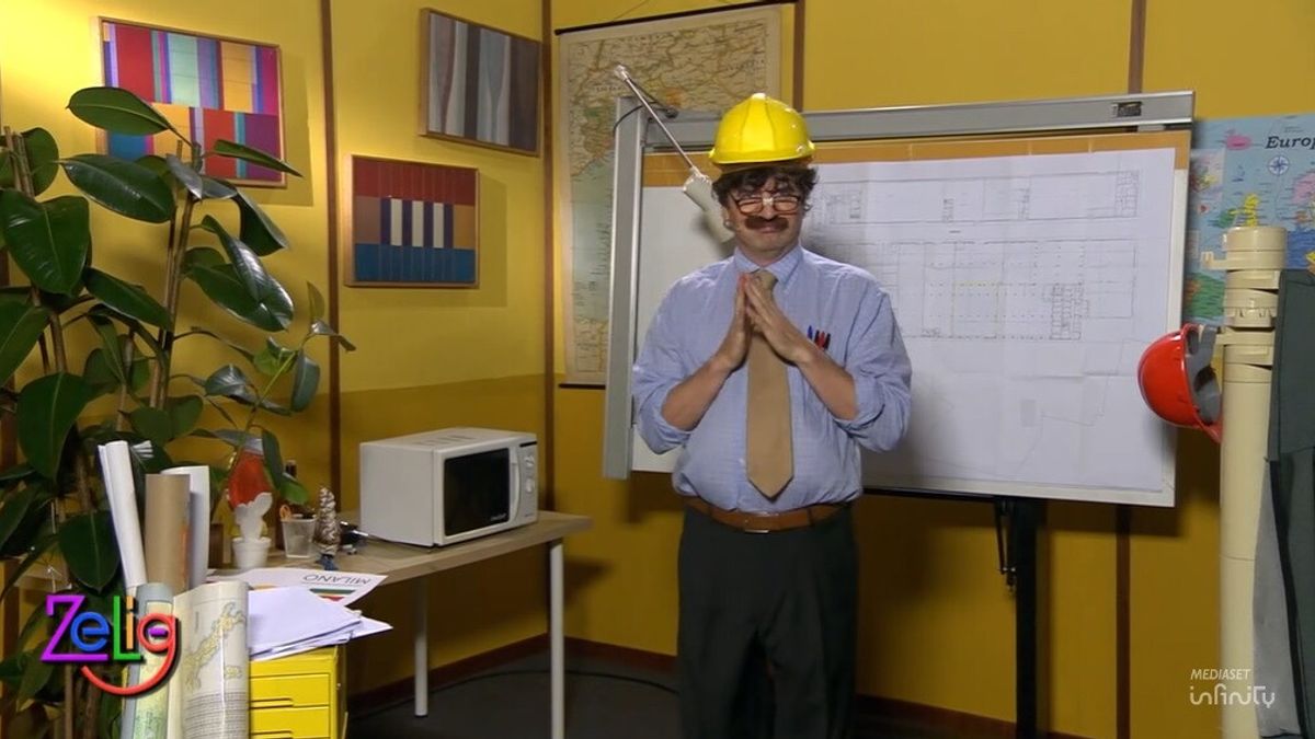 Fabio de Luigi nei panni dell'ingegner Cane a Zelig 2014