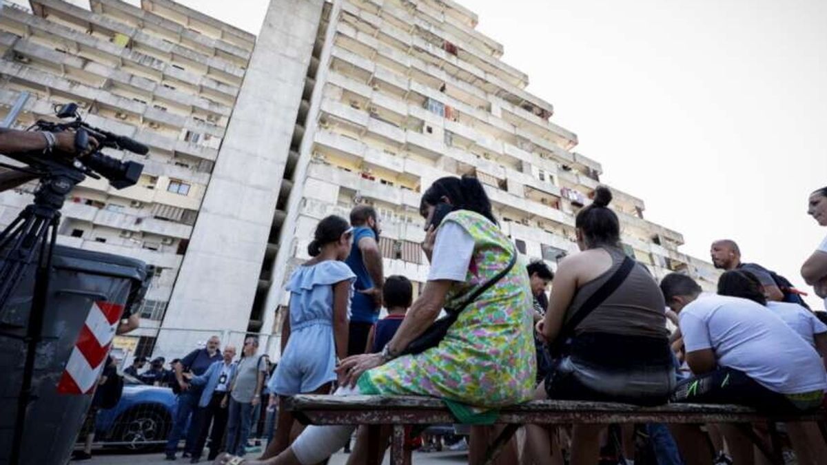 Crollo Scampia, i residenti: "Vibrazioni da mesi, noi non siamo Gomorra"