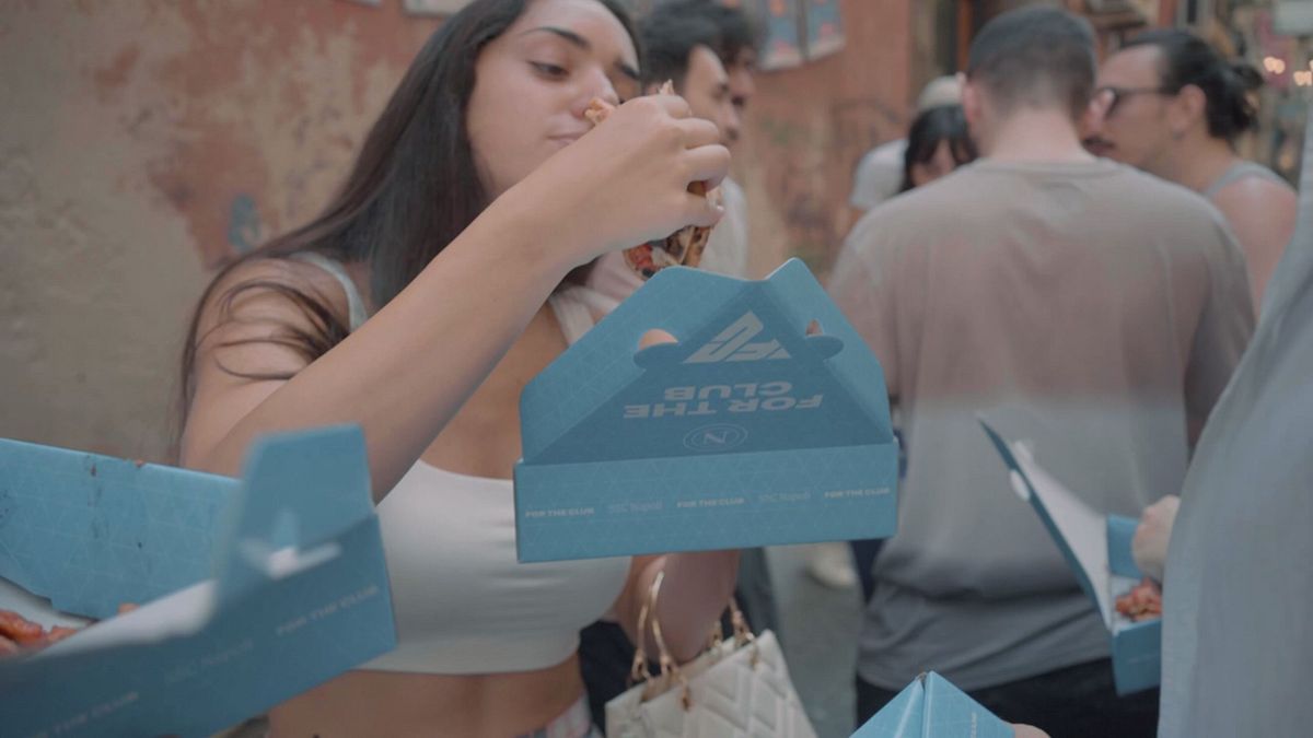 Il Napoli e una speciale pizza a portafoglio