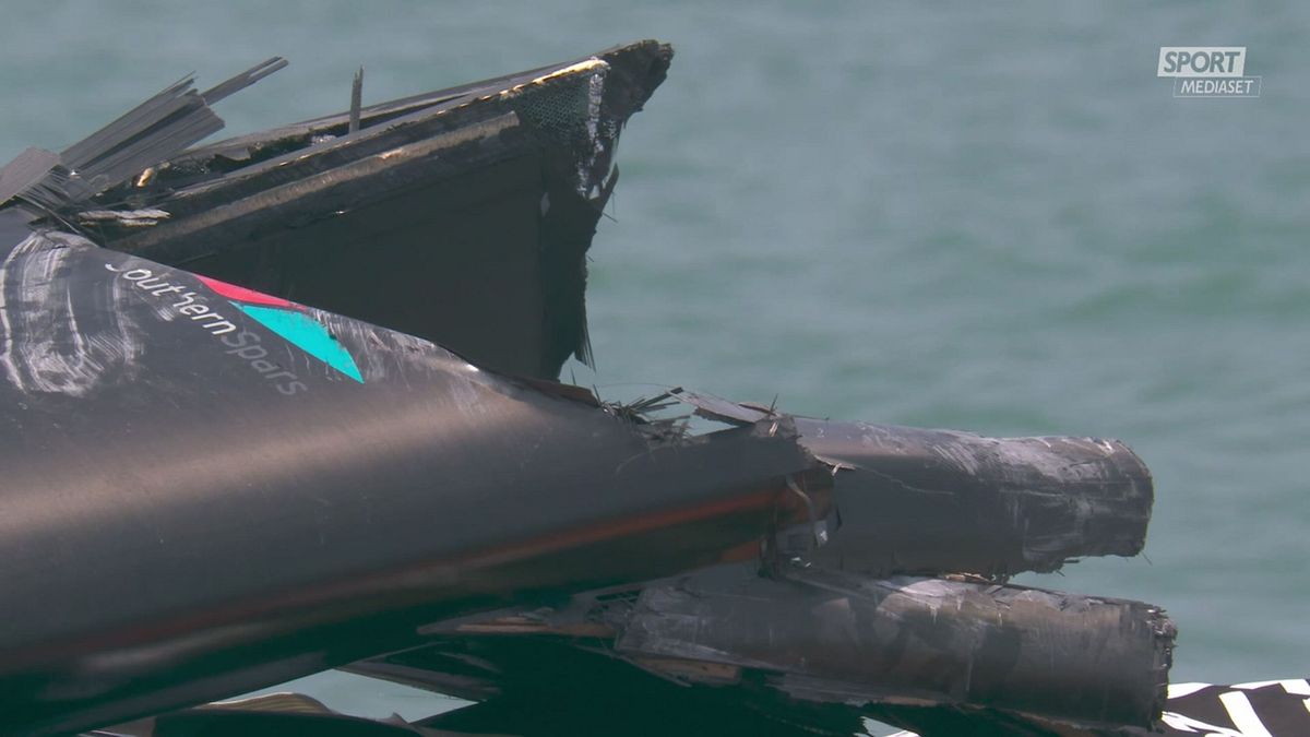 Attimi di terrore per Alinghi Red Bull Racing in allenamento