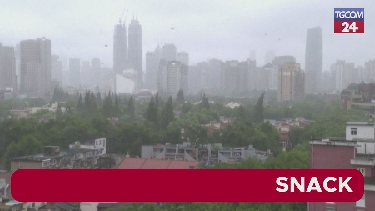Il tifone Bebinca si abbatte su Shanghai