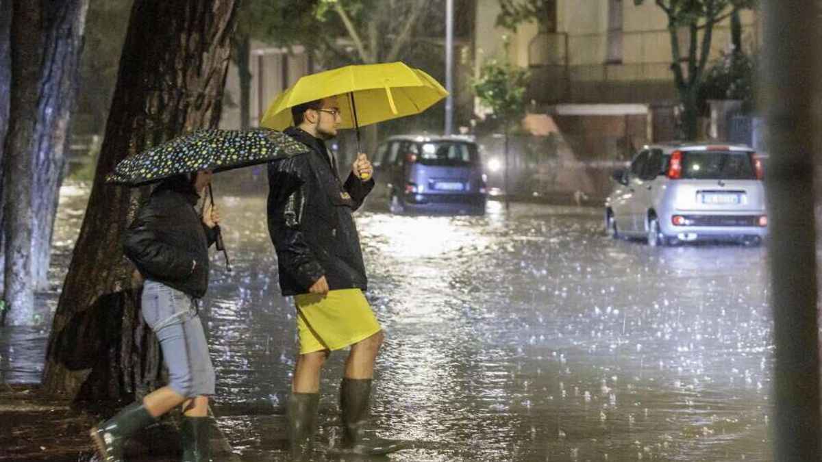 Maltempo Emilia Romagna, il fiume Lamone ha rotto l'argine