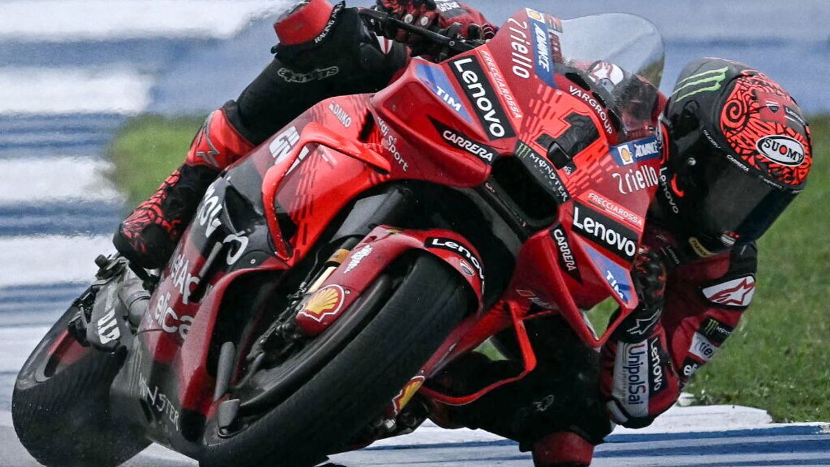 MotoGP, GP Thailandia: Bagnaia domina sul bagnato davanti a Martin