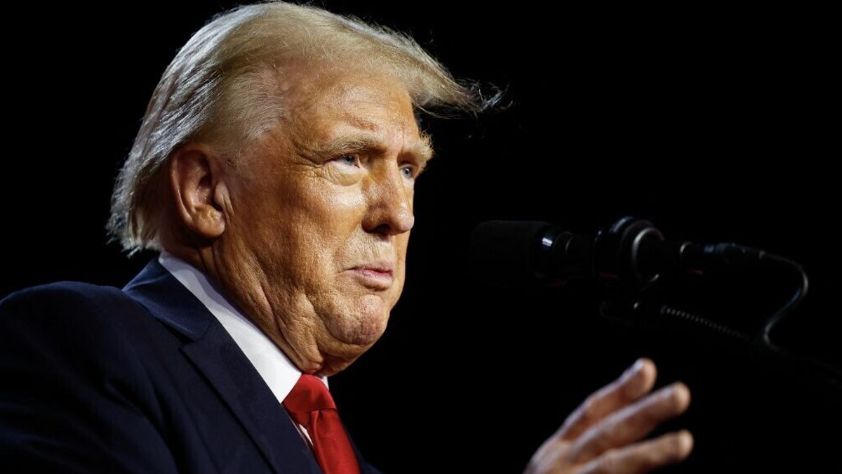 Trump valuta ex governatore Fed Warsh per segretario al Tesoro