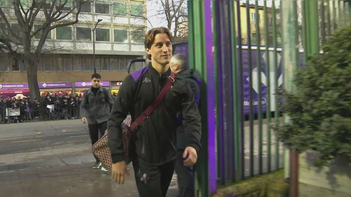 Fiorentina, emozione per il ritorno di Bove al Franchi - SportMediaset