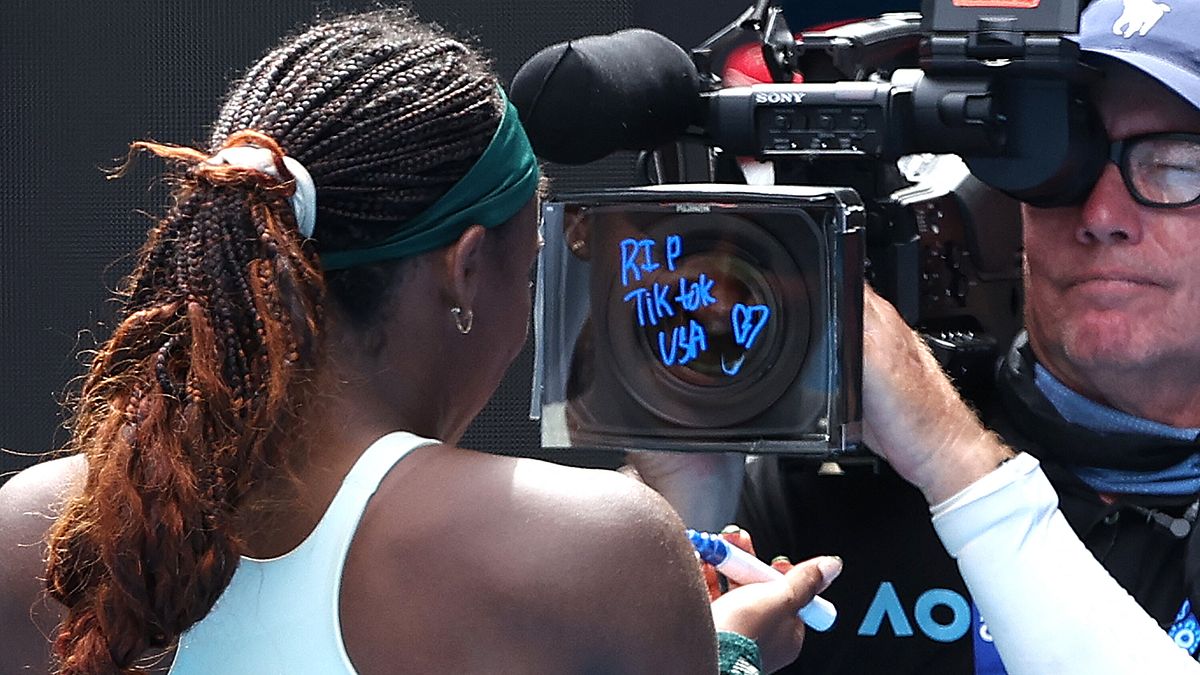 Coco Gauff "vittima" del blocco di Tik Tok, dopo la vittoria la scritta ...