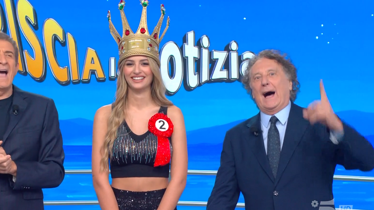 "Striscia La Notizia", la nuova velina bionda è Nausica Marasca