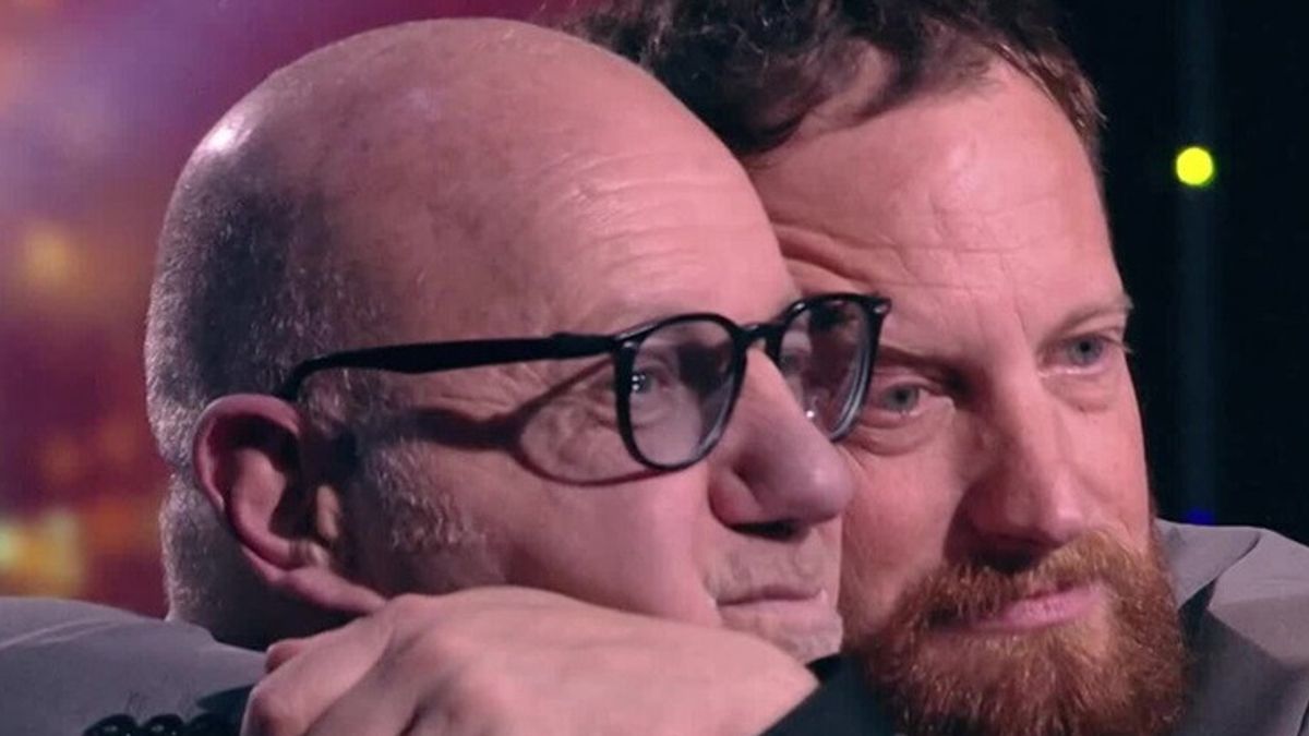 "Grande Fratello", la storia di Mattia Fumagalli e l'abbraccio al padre