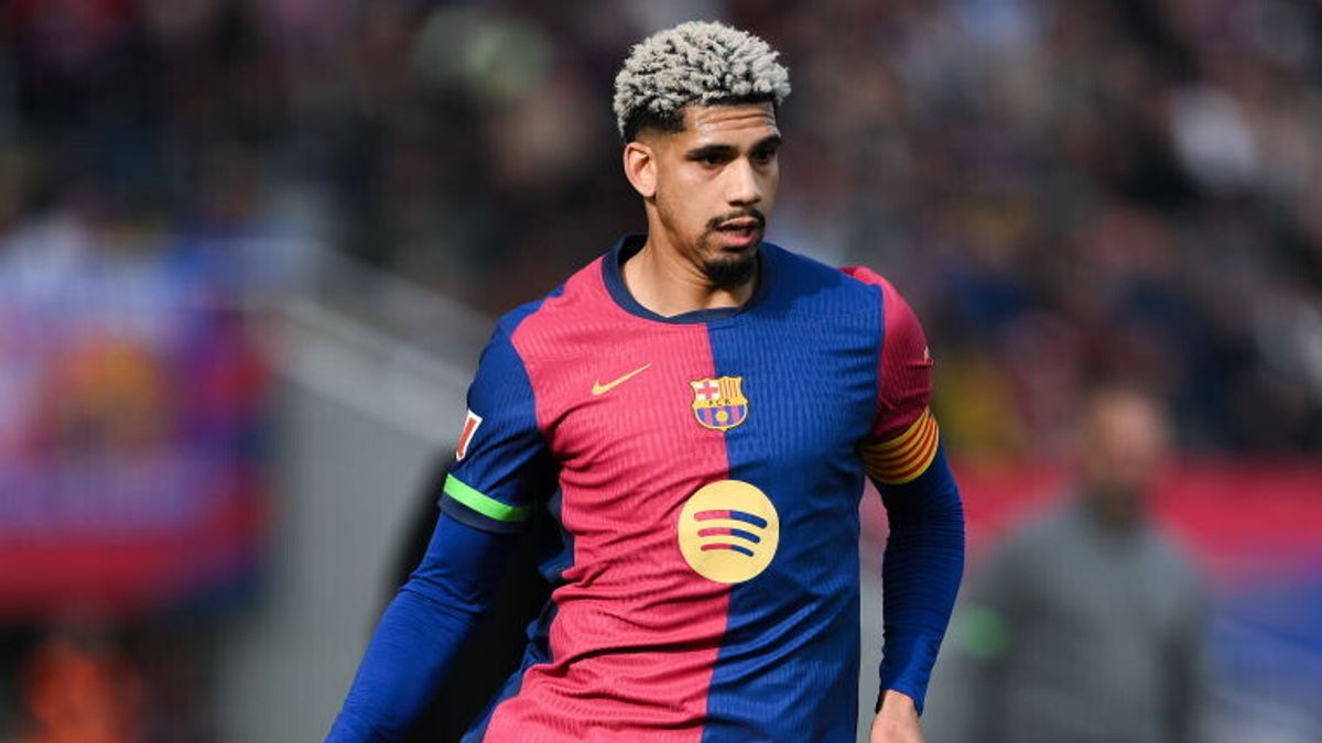 Barcellona, Araujo potrebbe non restare dopo il rinnovo: c'è ancora la Juve