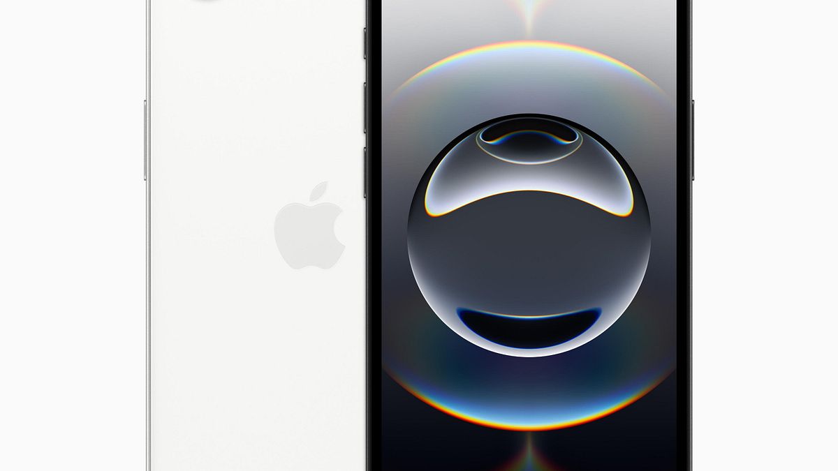 Apple presenta l'iPhone 16e, il modello "economico" nato per l'IA