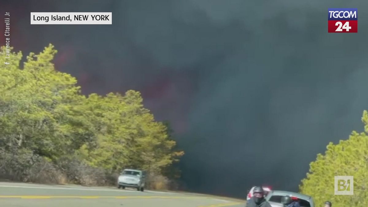 Spaventoso incendio a Long Island, New York dichiara lo stato di emergenza