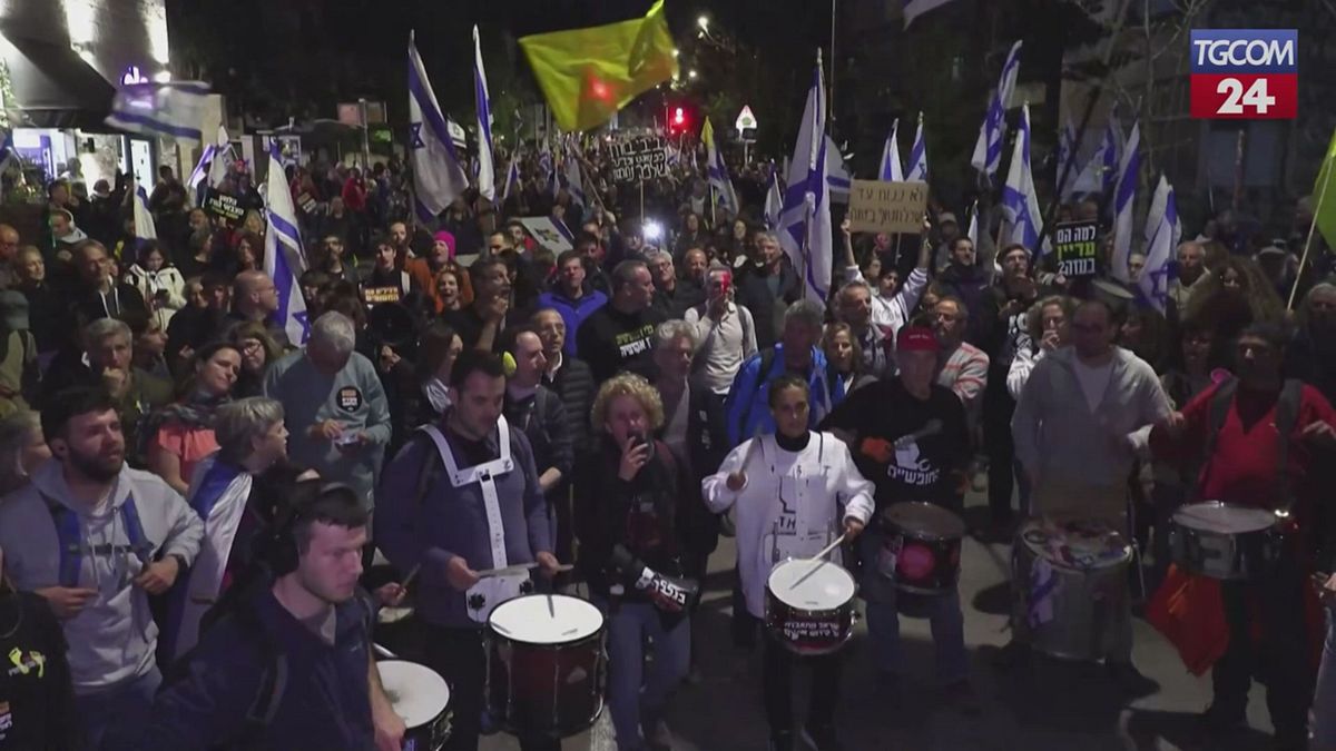 Israele, protesta contro il licenziamento del capo dello Shin Bet