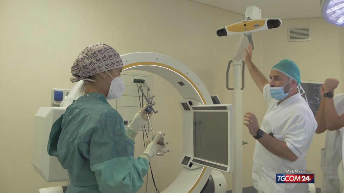 Ortopedia robotica e protesi di ultima generazione al Policlinico ...